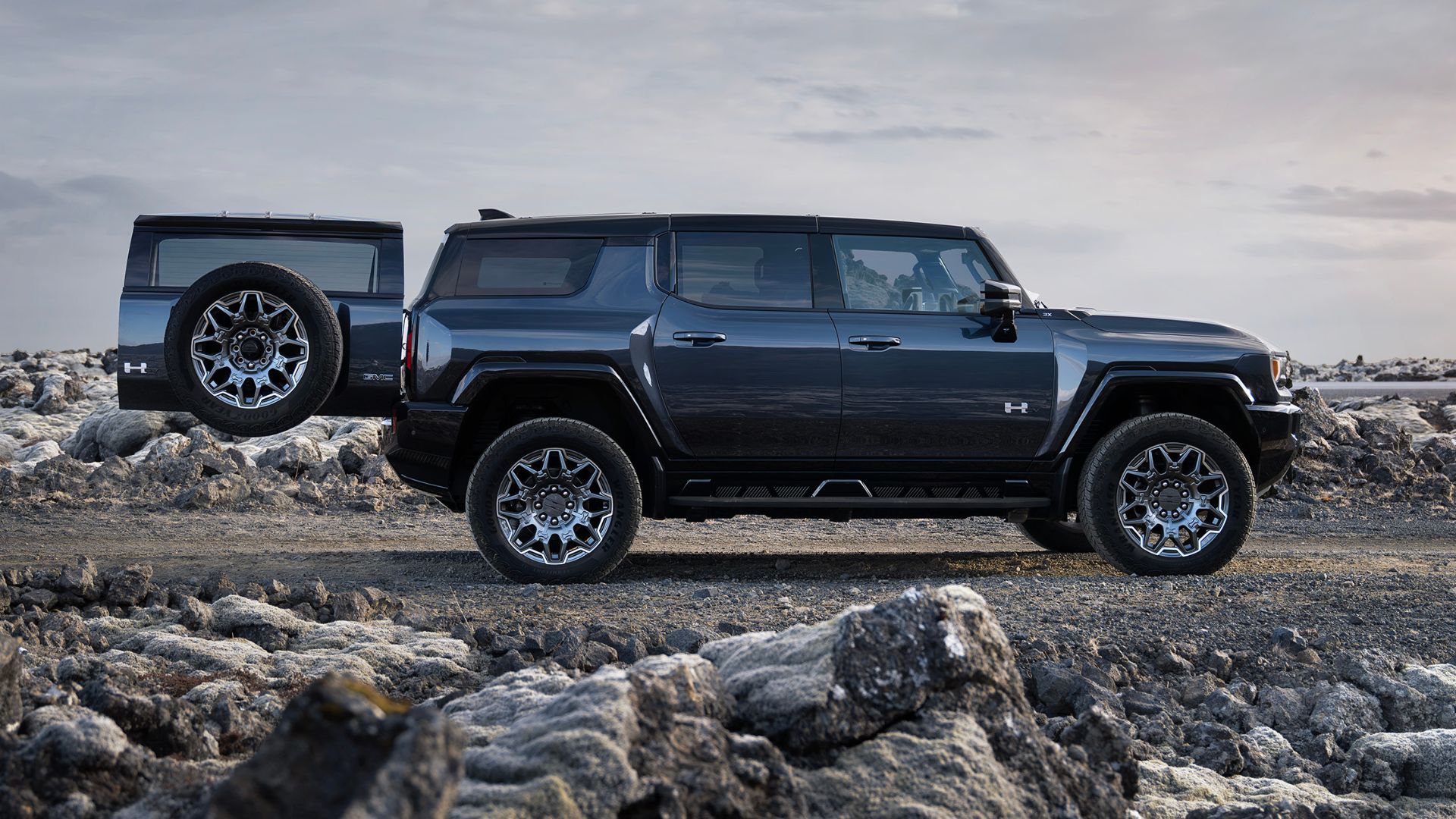 2026 GMC HUMMER EV SUV Pricing, Photos & Specs