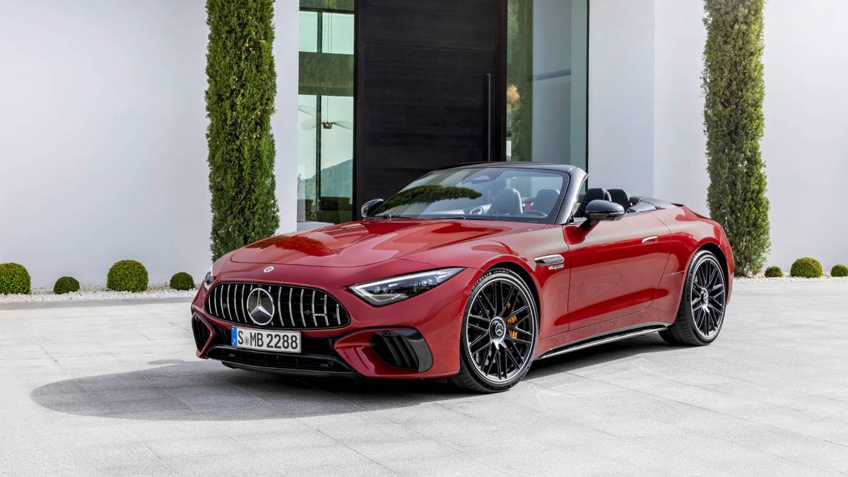 2025 Mercedes-AMG SL63 Pricing, Photos & Specs