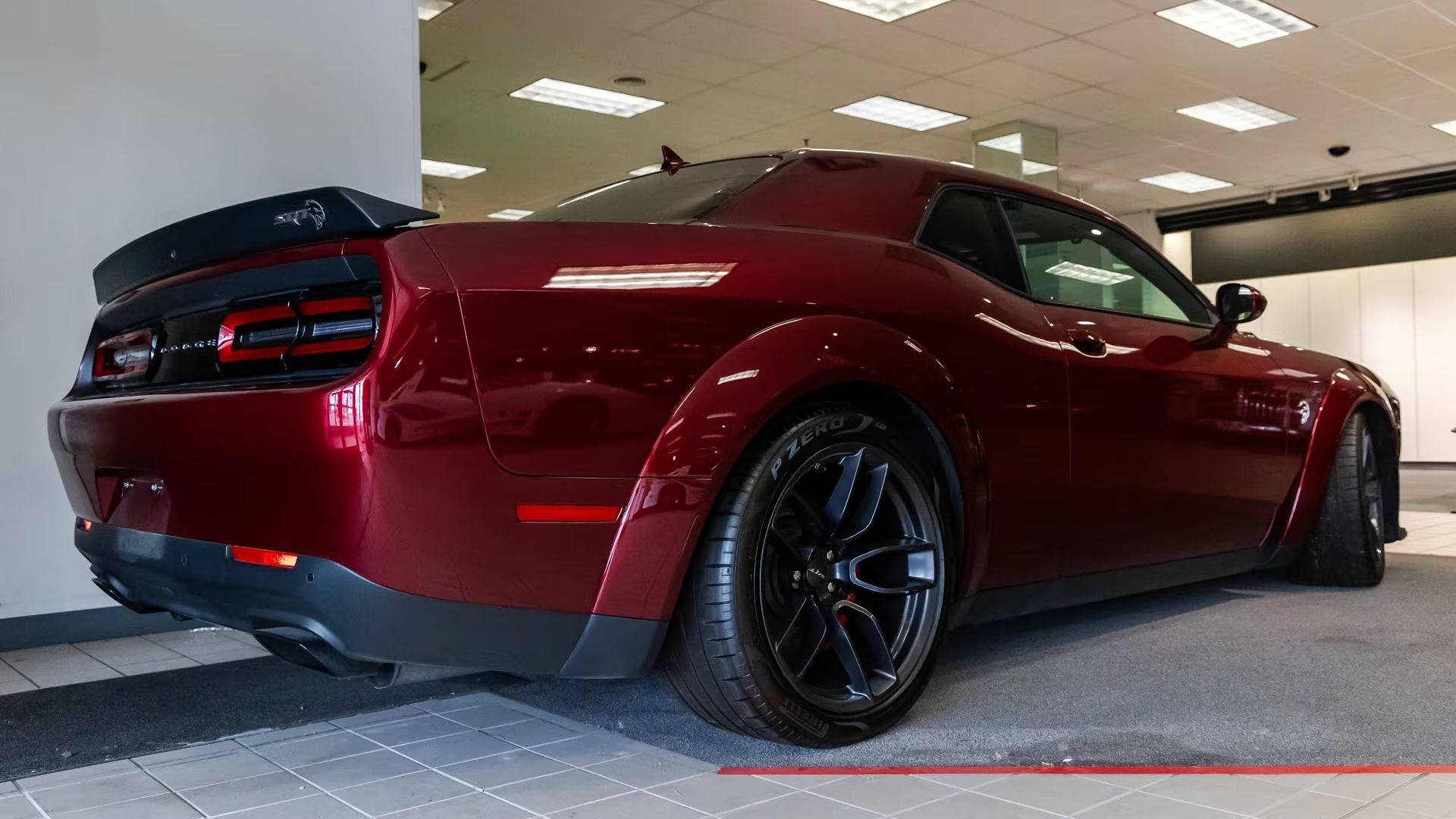 2015 Dodge Challenger SRT Hellcat Pricing, Photos & Specs