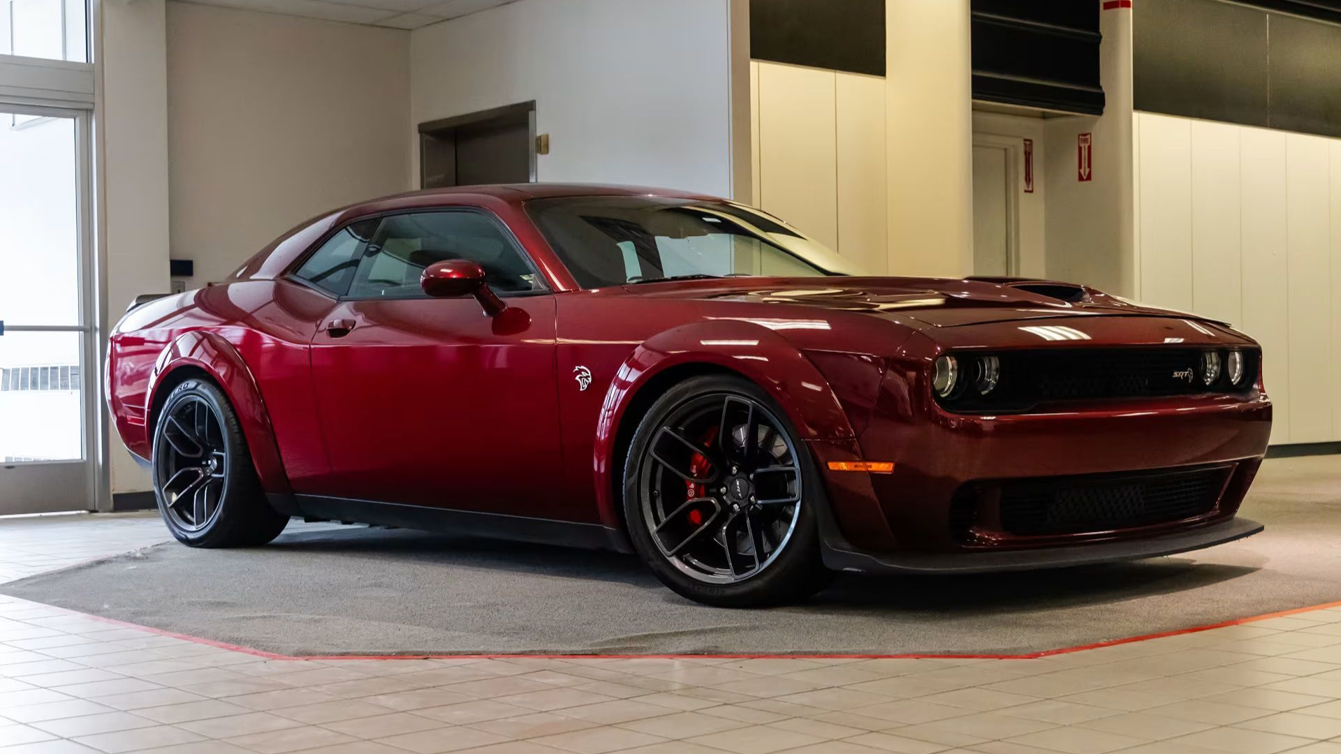 2015 Dodge Challenger SRT Hellcat Pricing, Photos & Specs