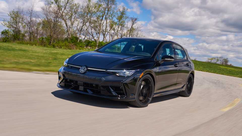 2025 Volkswagen Golf R Pricing, Photos & Specs