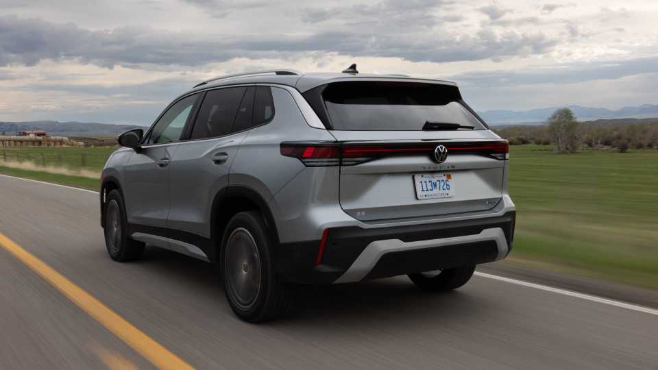 2025 Volkswagen Tiguan Pricing, Photos & Specs