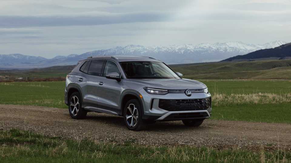 2025 Volkswagen Tiguan Pricing, Photos & Specs