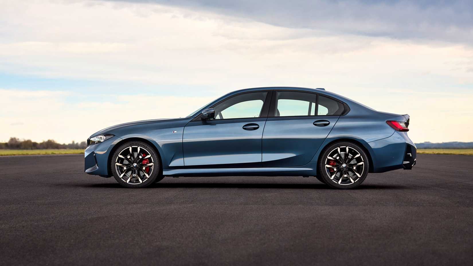 Merc C300 vs. BMW 330i: Which One Should You Buy Before The New Ones ...