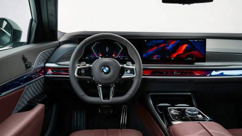 2025 BMW 7 Series Pricing, Photos & Specs