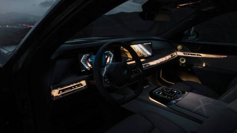 2025 BMW 7 Series Pricing, Photos & Specs