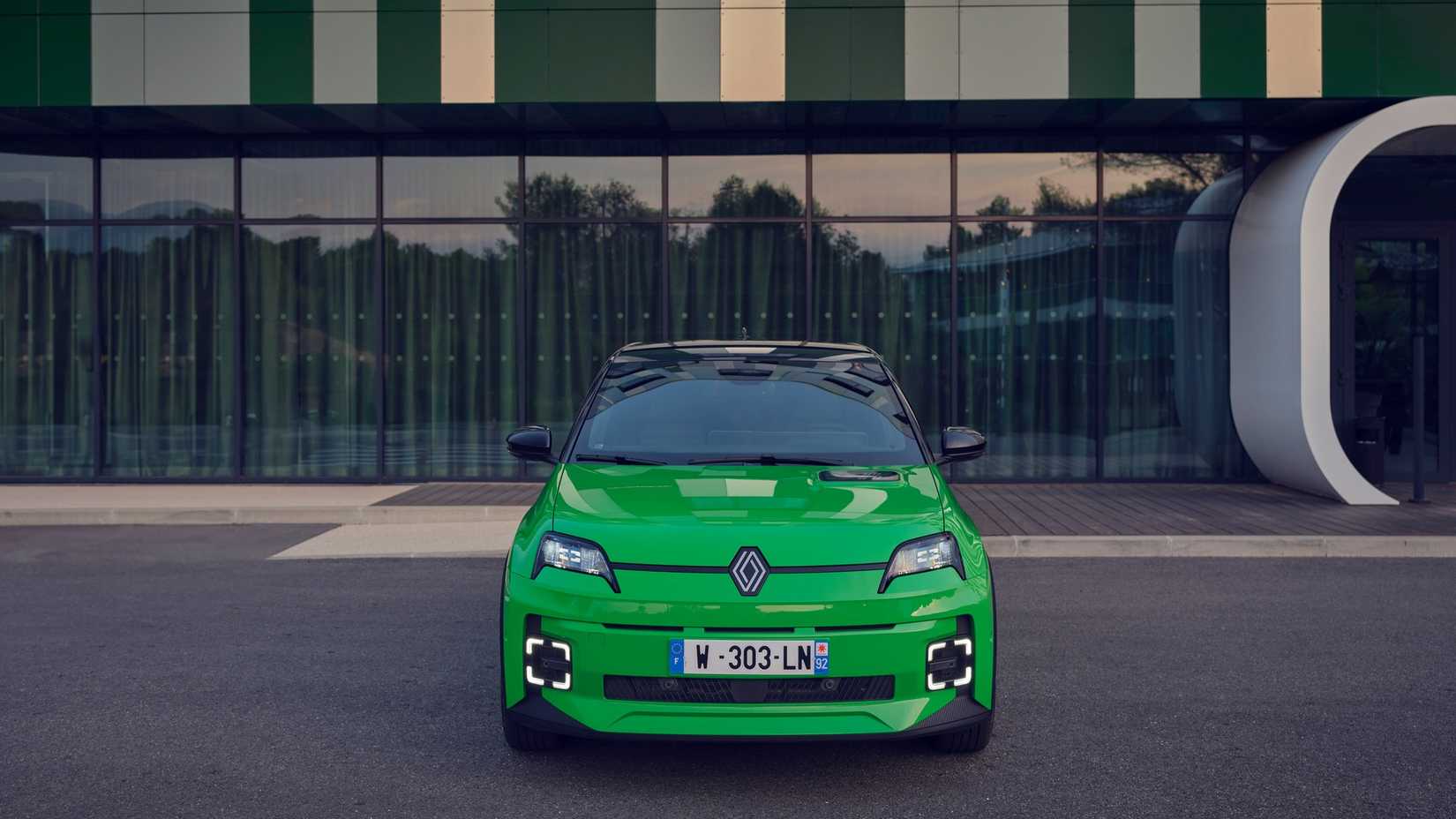Ford Partners With Renault To Build Small Vehicles 'Distinctly Ford In ...