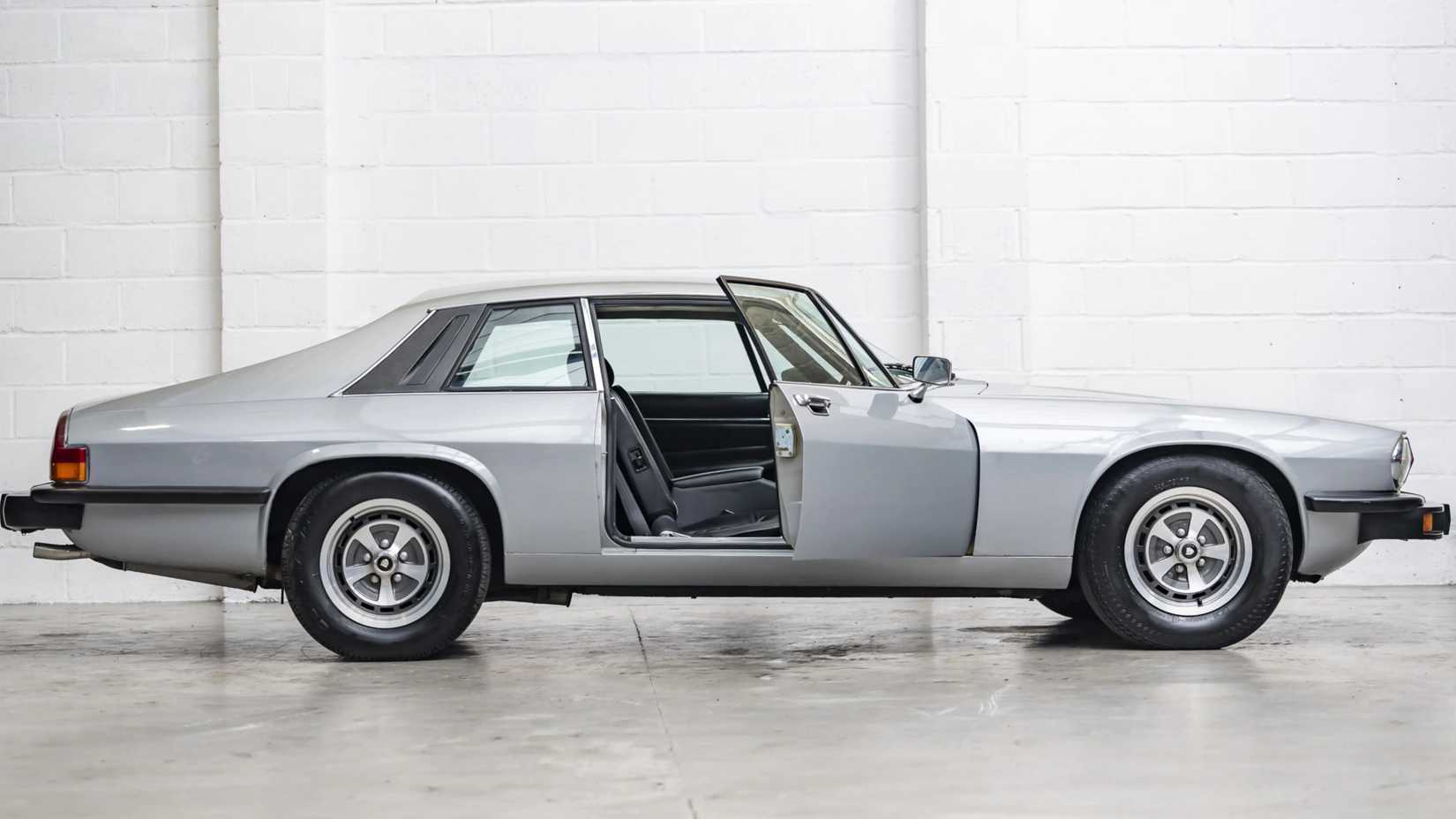 Jaguar's V12 Muscle Car Was One Of The Worst Of The '70s