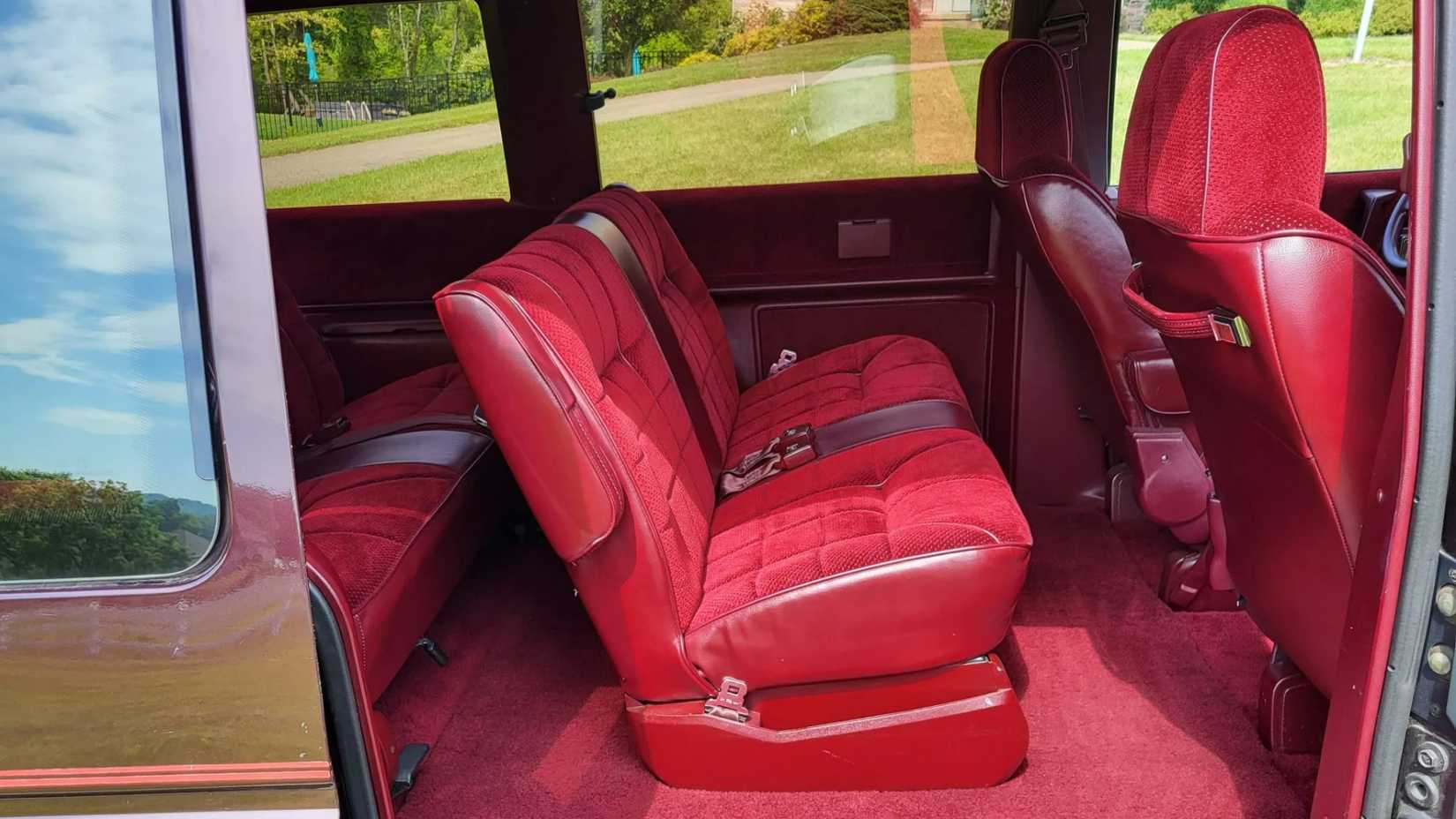 The Dodge Caravan Turbo Was A Very Weird Minivan With Ample Power