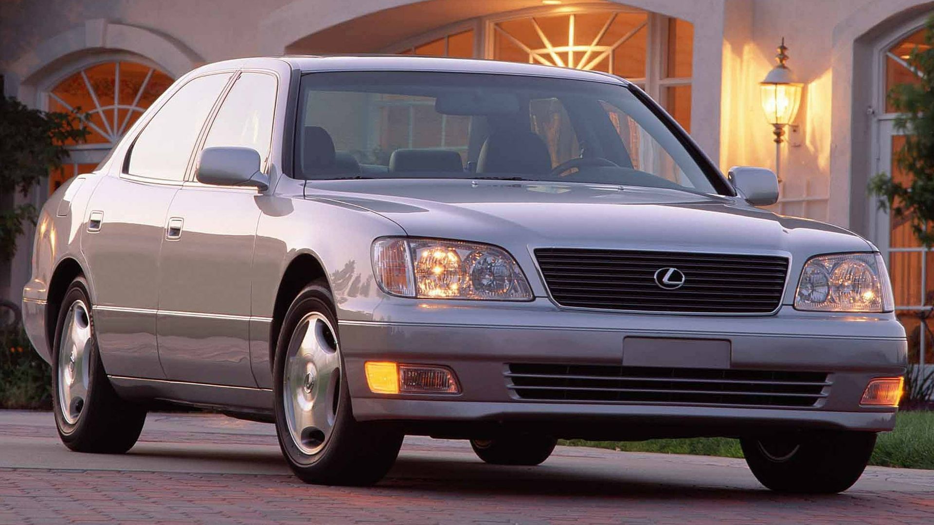 2000 Lexus LS 400: Reliable Luxury Sedan for Under $5,000