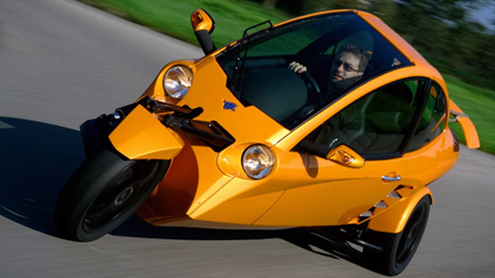 These Three-Wheeled Commuter's Dream Would Lean Like A Motorcycle