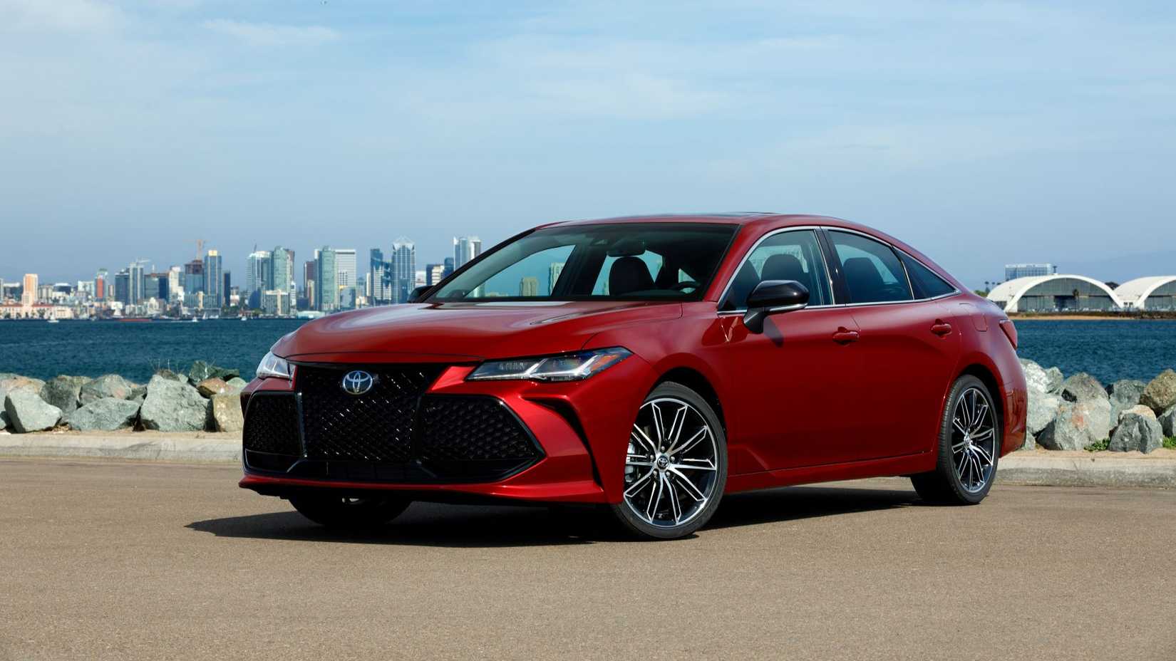 Toyota's "Boring" Avalon Might Just Be The Best Car You Ever Buy