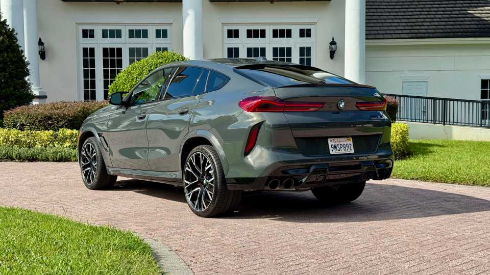 2025 BMW X6 M Pricing, Photos & Specs