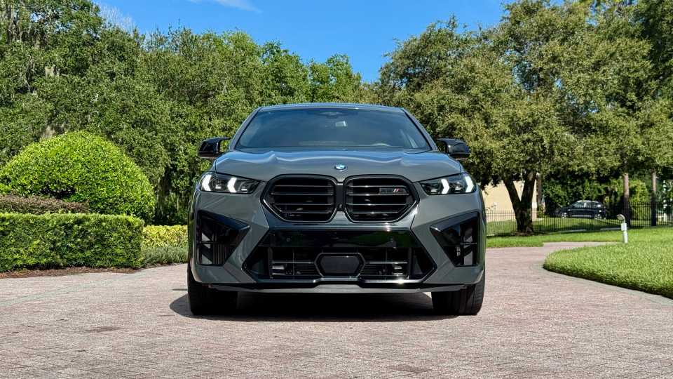 2025 BMW X6 M Pricing, Photos & Specs
