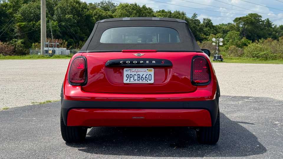 2025 Mini Cooper Hardtop Pricing, Photos & Specs