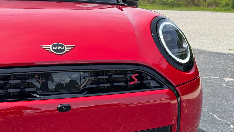 2025 Mini Cooper Hardtop Pricing, Photos & Specs
