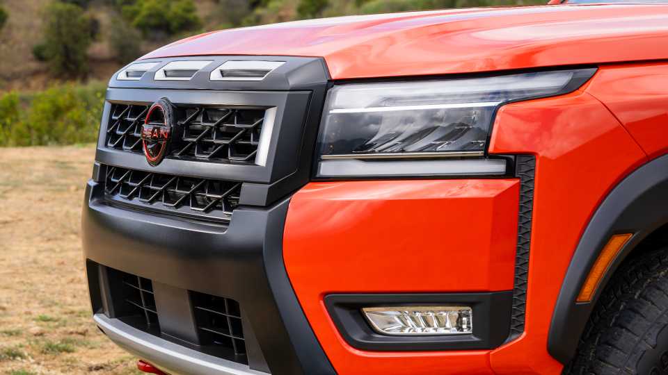 2025 Nissan Frontier Pricing, Photos & Specs