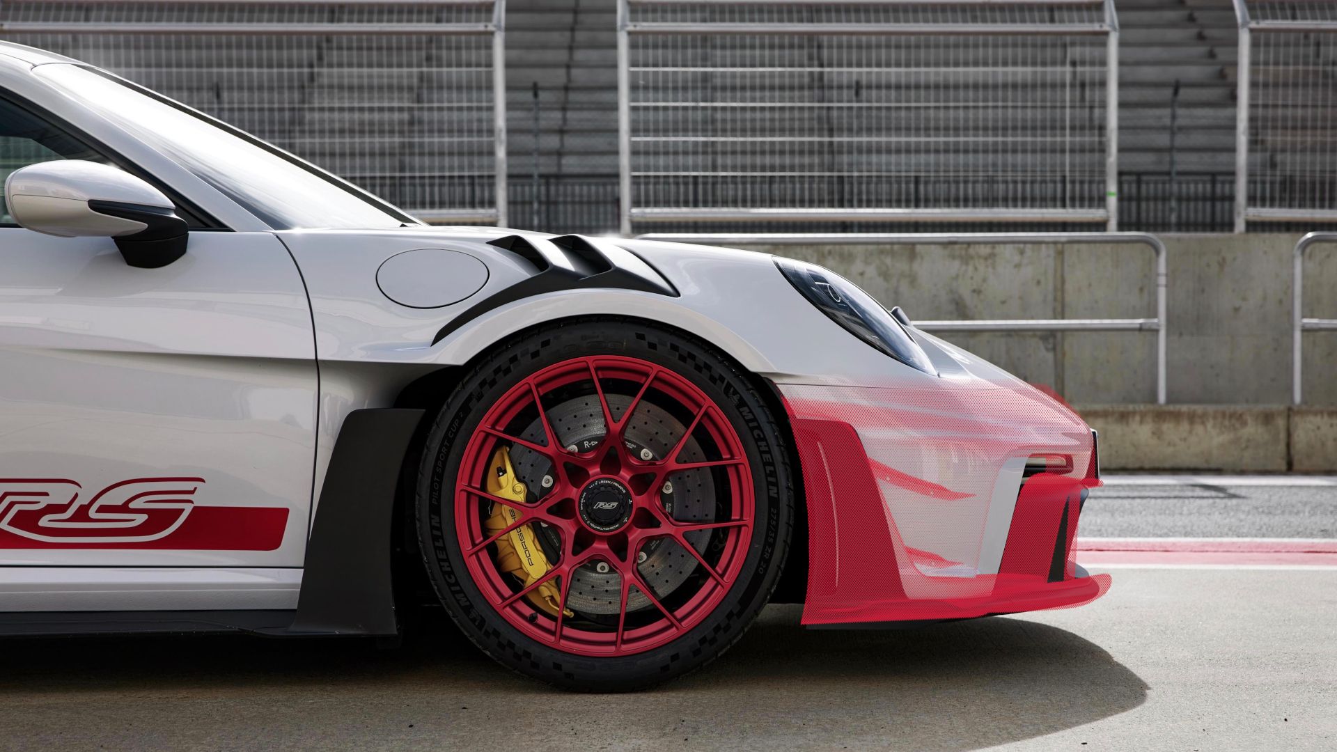 GT2 RS vs. GT3 RS: Porsche 911 Track Heroes Compared