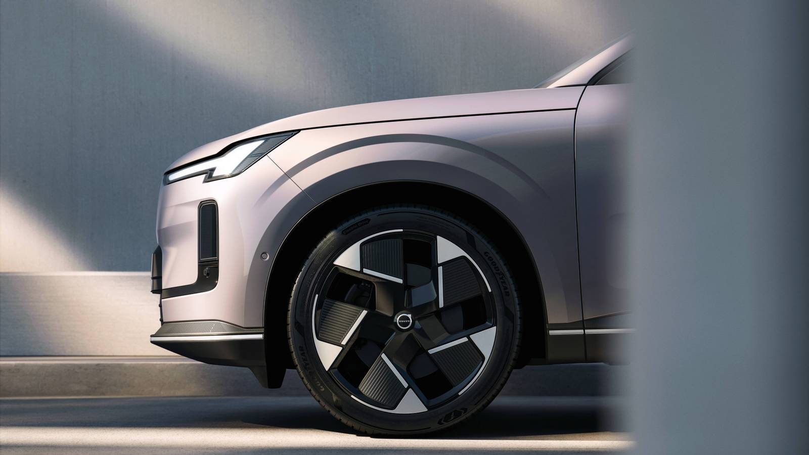 Video: Volvo’s EV Plans Collapsed… But This New Hybrid Could Save Them
