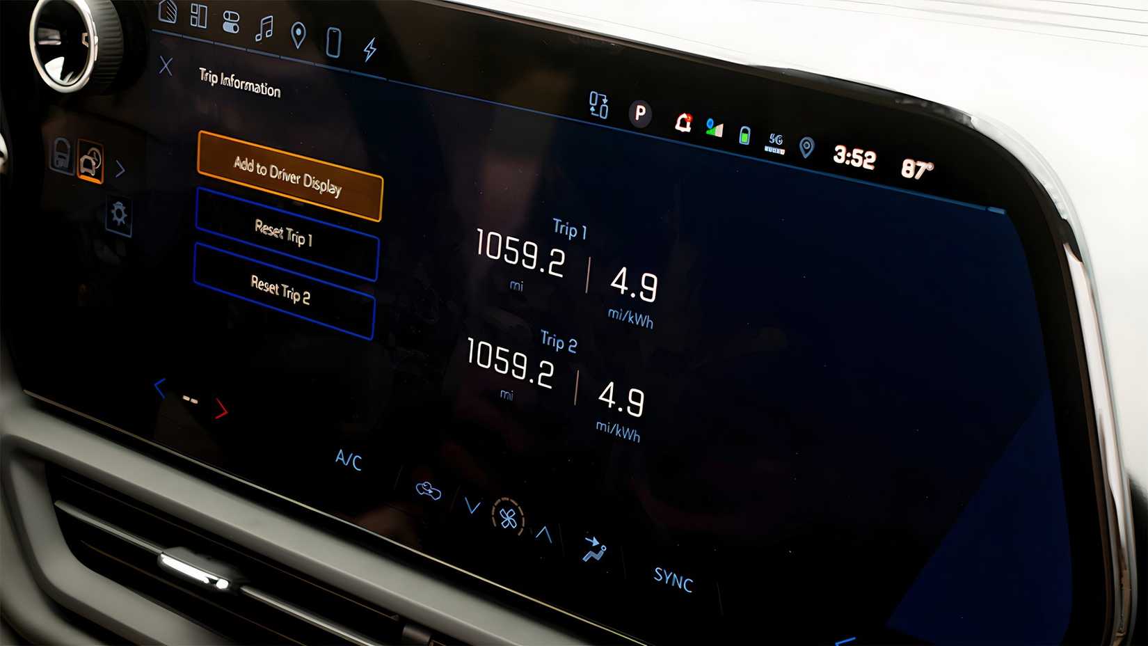Chevrolet Silverado EV Just Smashed The Lucid Air's EV Range Record