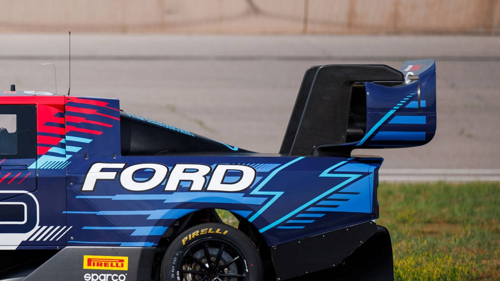 Video: Ford F-150 Lightning SuperTruck Laps Nurburgring Quicker Than ...