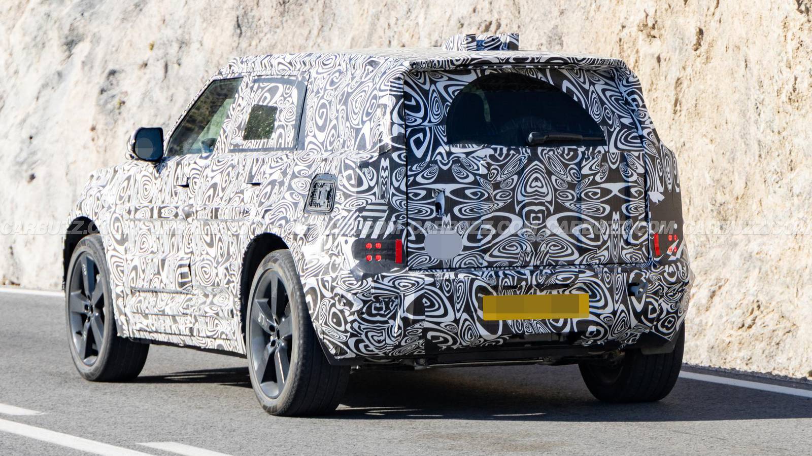 Land Rover Defender Sport Spied Undergoing Hot Weather Testing