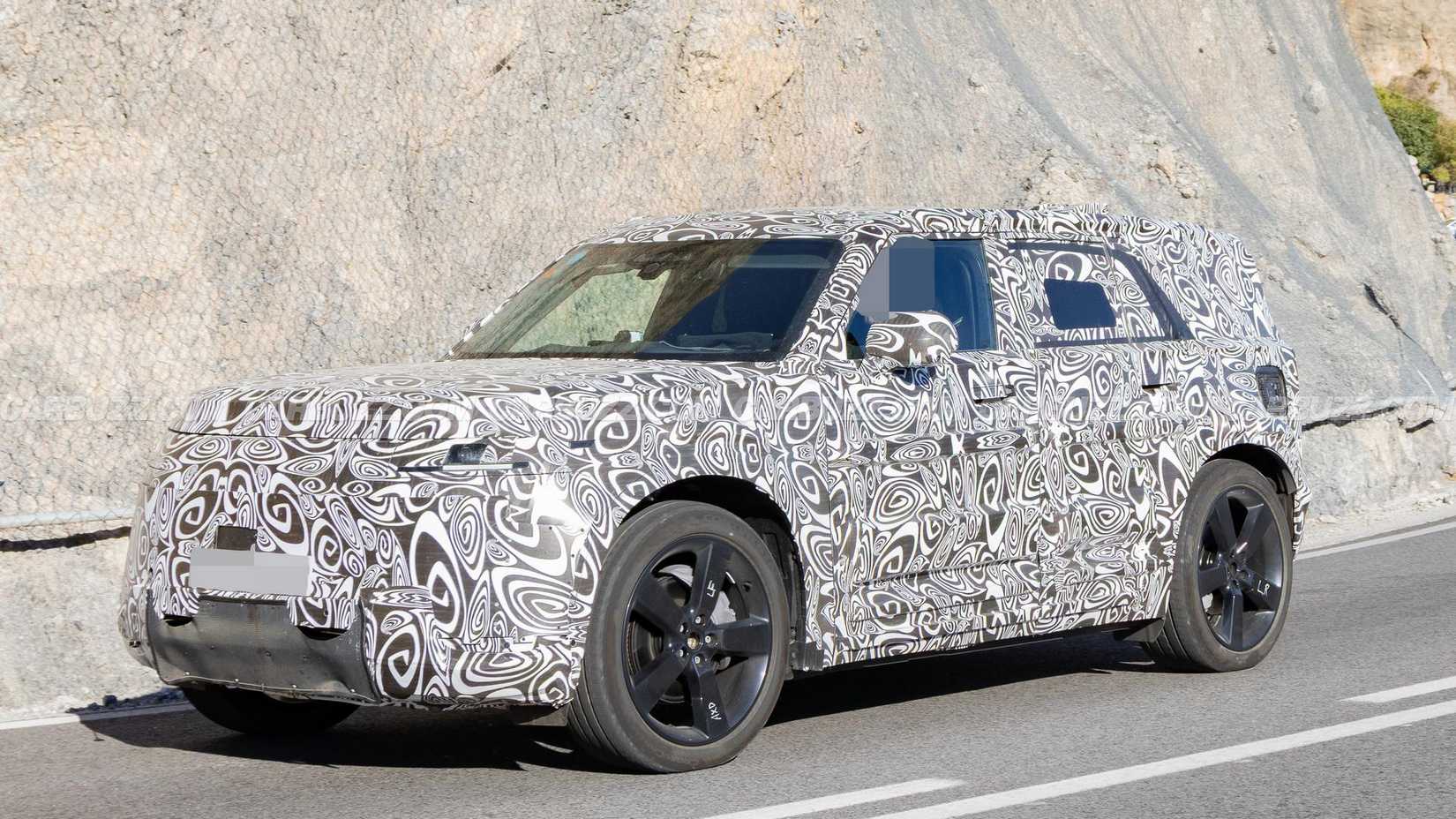 Land Rover Defender Sport Spied Undergoing Hot Weather Testing