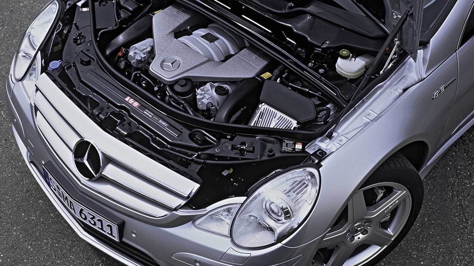 The GMC Savana Is America's Sole-Surviving V8-Powered Minivan