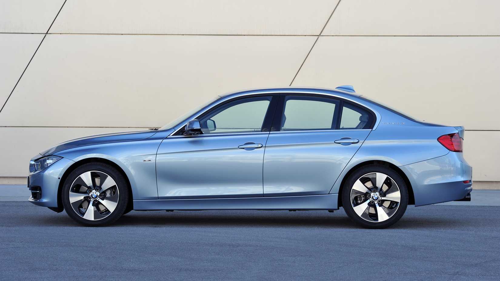 BMW's Underrated ActiveHybrid 3: A Stealthy 335-hp Performer