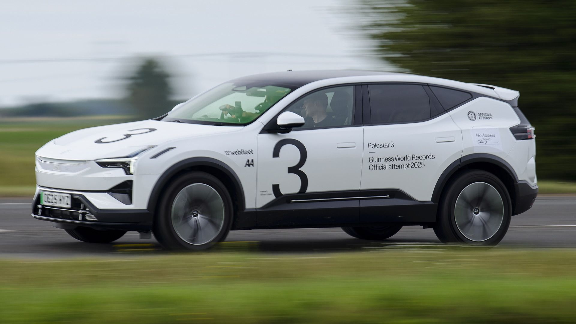 2025 Polestar 3 Sets Guinness Range Record For Electric SUVs