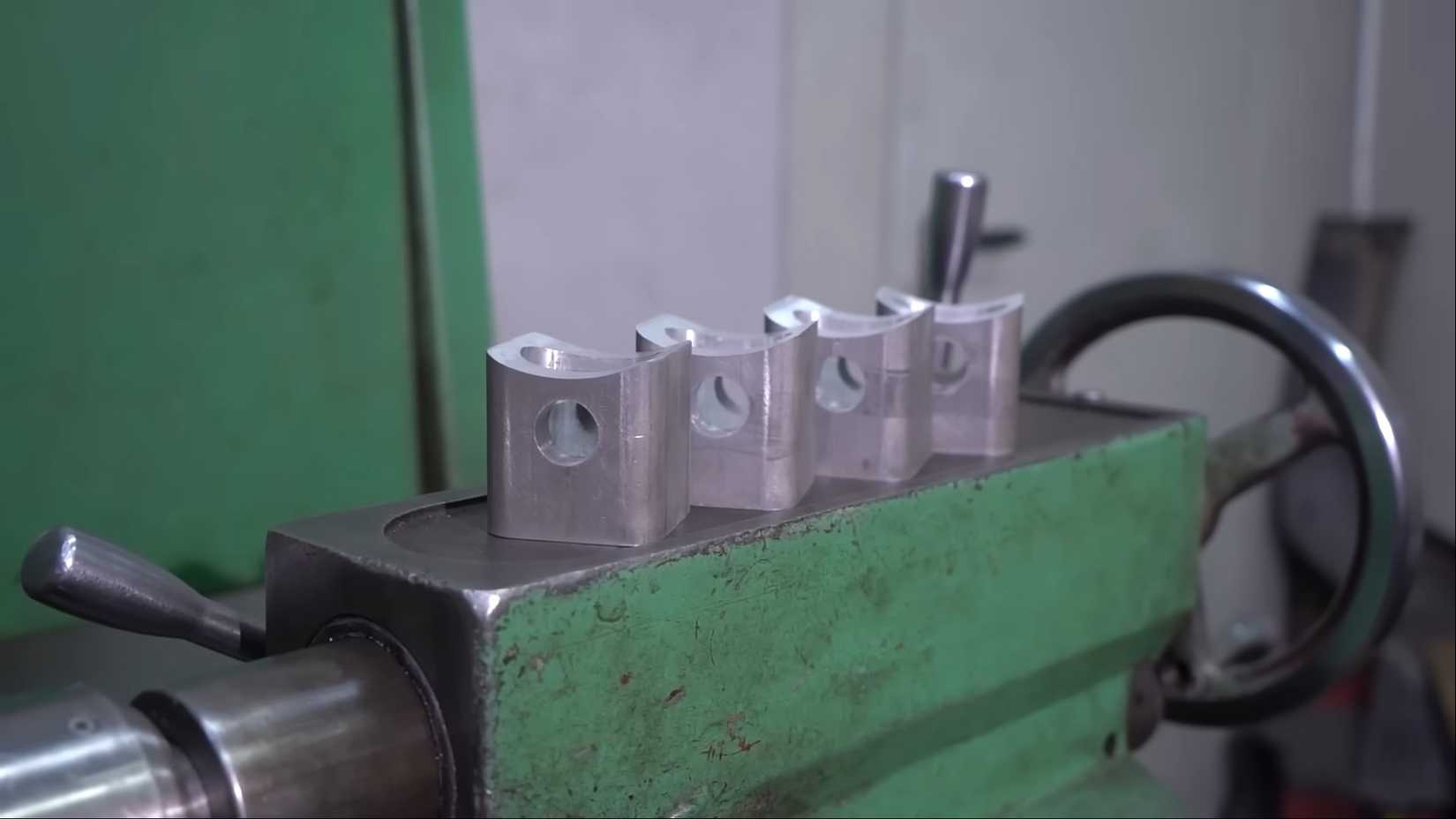 Square Pistons vs. Round Pistons: An Engineering Experiment