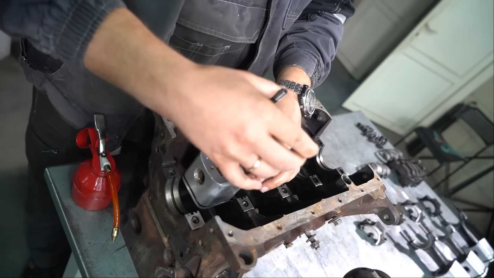 Square Pistons vs. Round Pistons: An Engineering Experiment