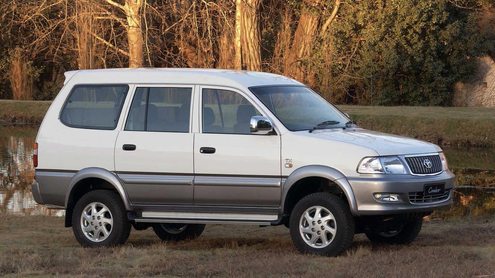 The Toyota Venture Was A Slow, Reliable SUV You Should Import