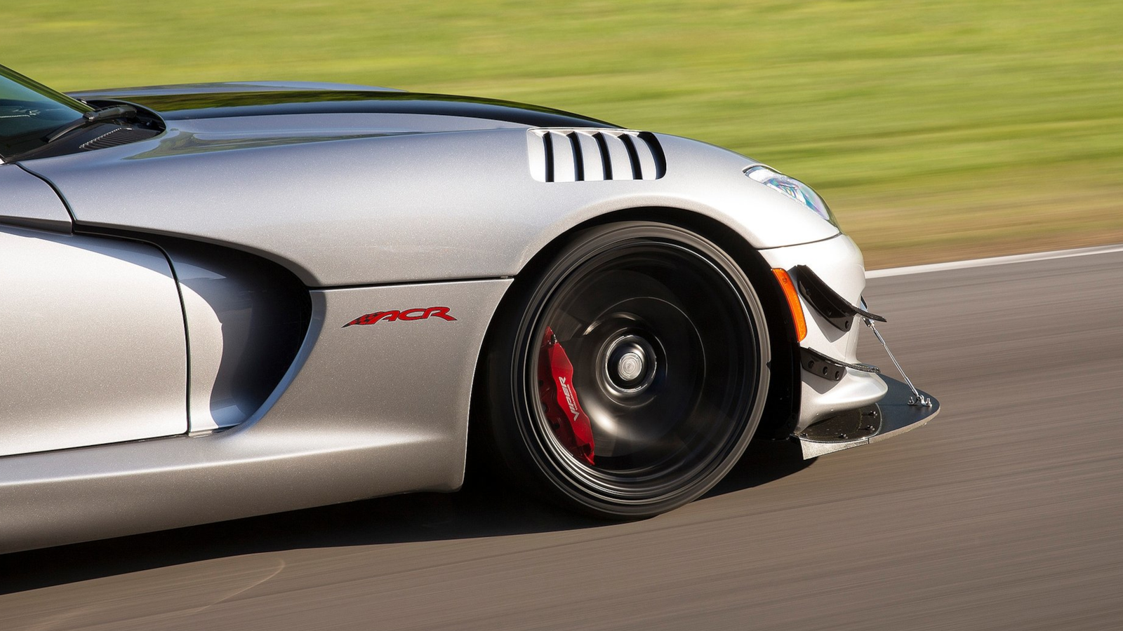 Every Generation of The Dodge Viper And What To Pay