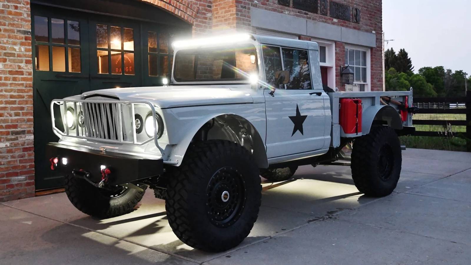 Hemi-Powered 1967 Kaiser-Jeep M715 Is The Truck You Didn't You Need
