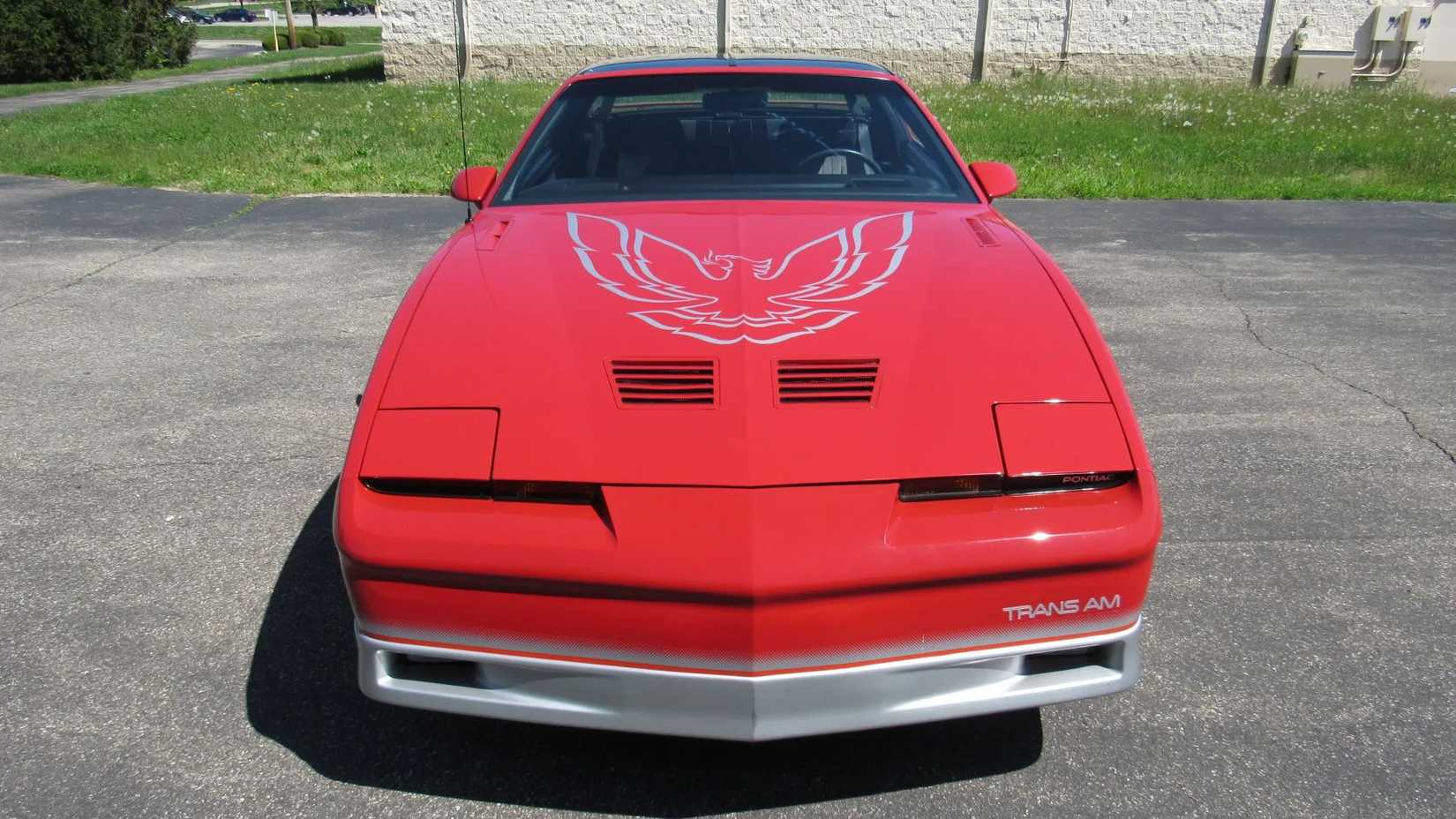 The Last Carbureted Muscle Car Was The Pontiac Firebird