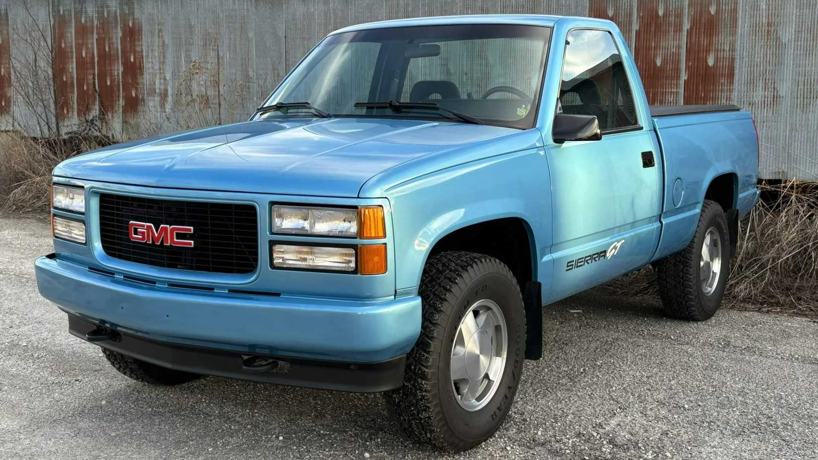 The GMC Sierra GT Is A Forgotten Muscle Truck From The 1990s