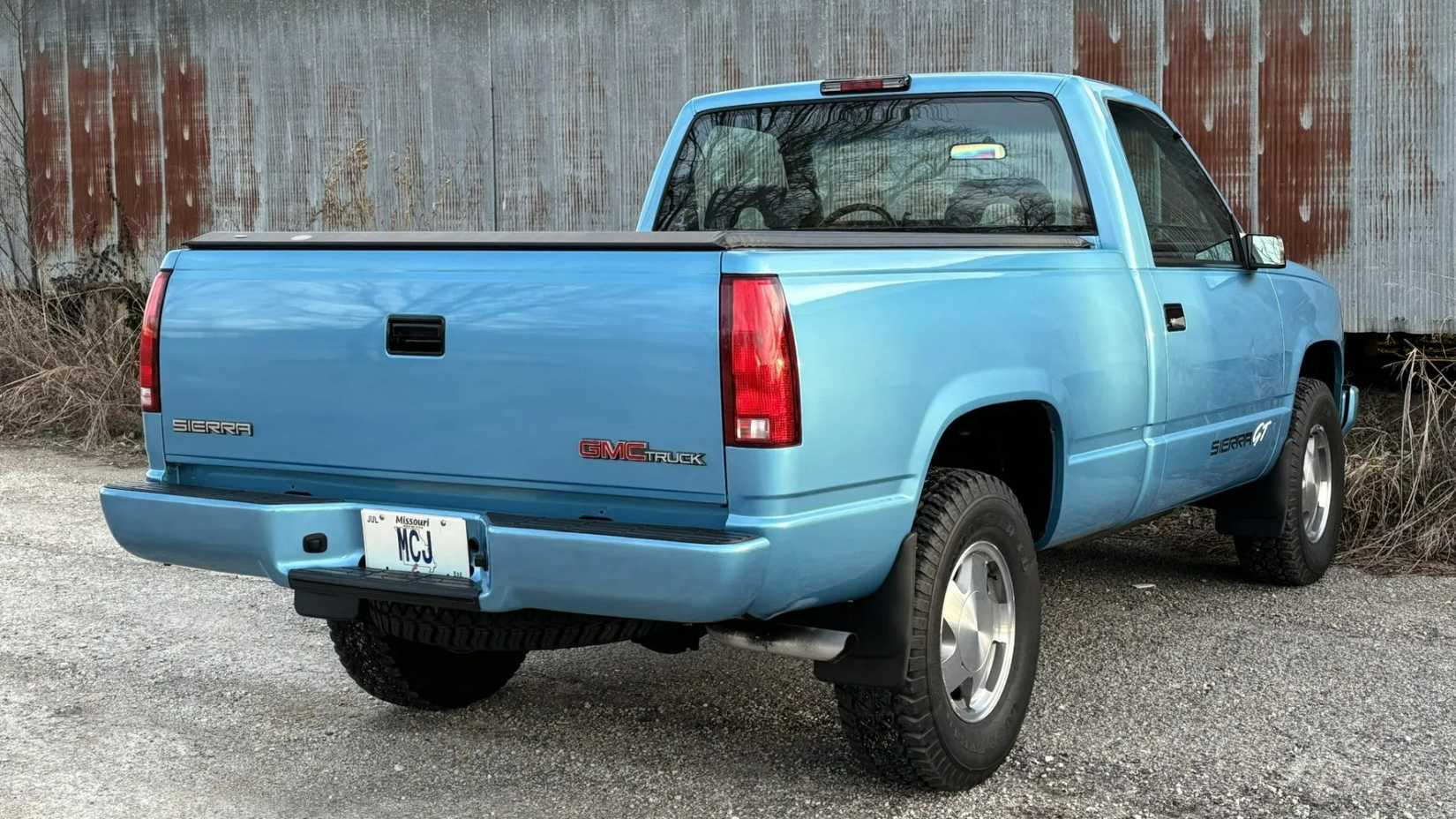 The GMC Sierra GT Is A Forgotten Muscle Truck From The 1990s
