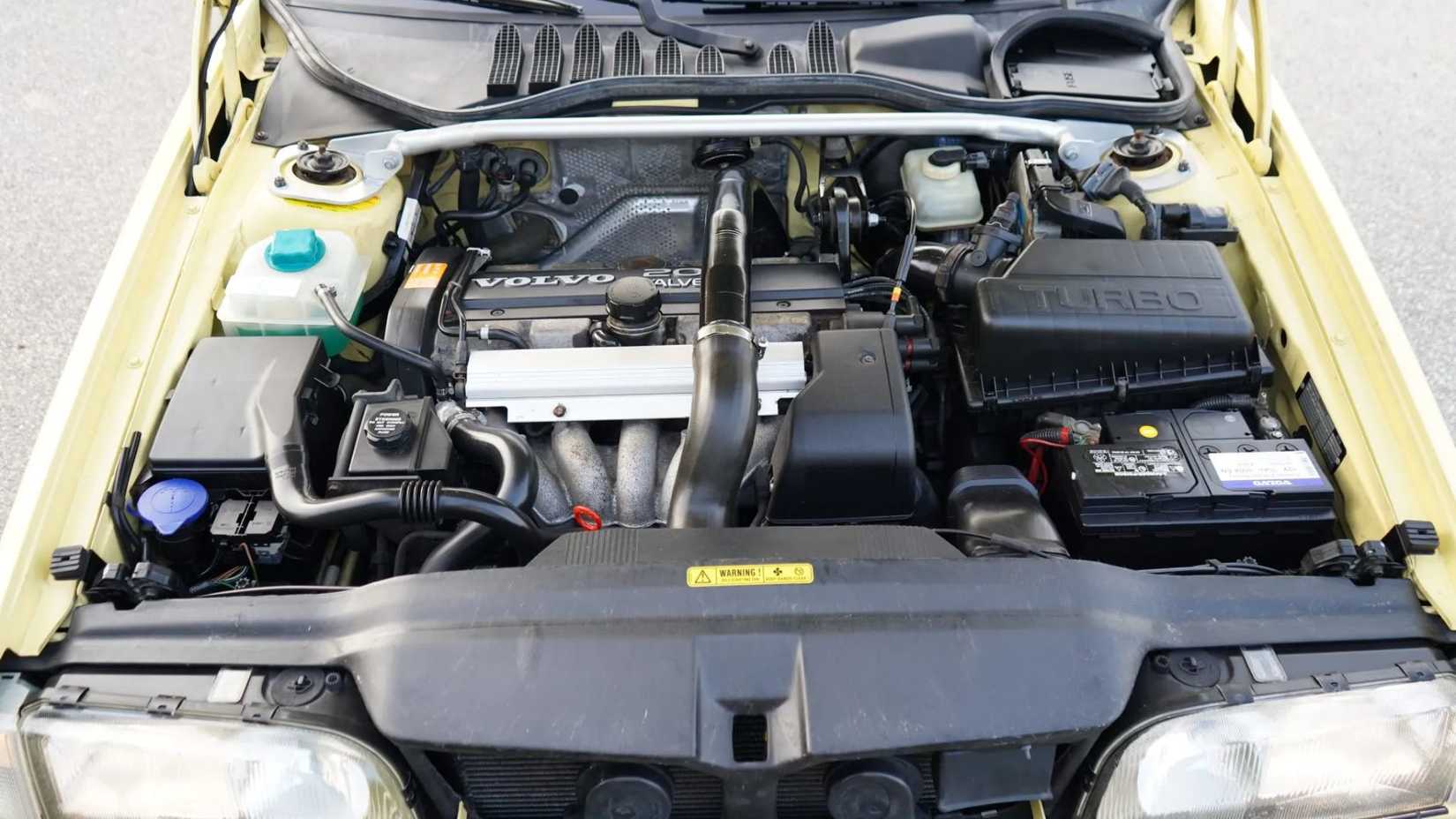 Volvo 850 T5-R: The 30-Year-Old Game-Changer That Redefined the Brand