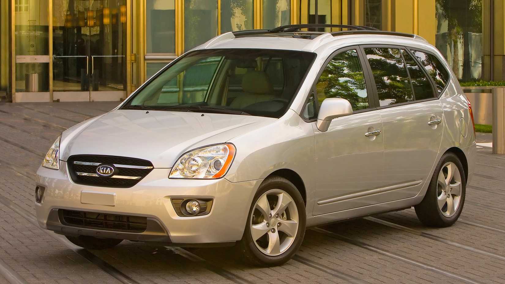 The V6 Kia Rondo Is A Bargain In 2025