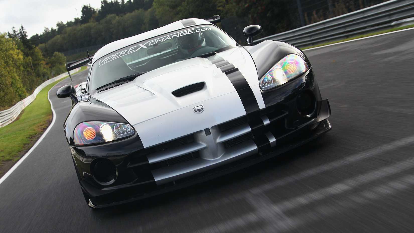 The Dodge Viper Was The Fastest American Car Around The Nürburgring ...