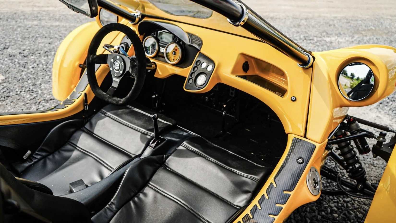 Campagna T-REX RR: Canada's High-Performance Three-Wheeler