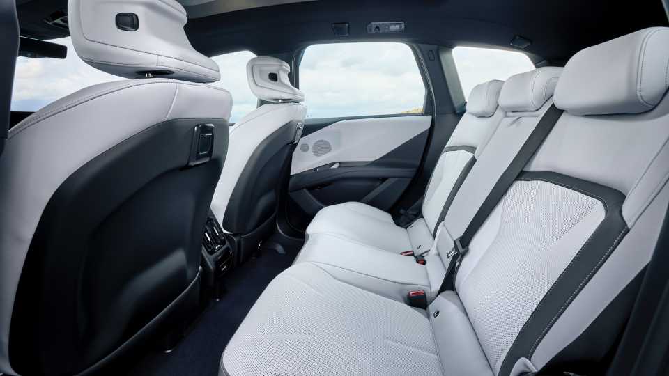 2027 BMW iX3 Debuts With 400-Mile Range And Groundbreaking Specs