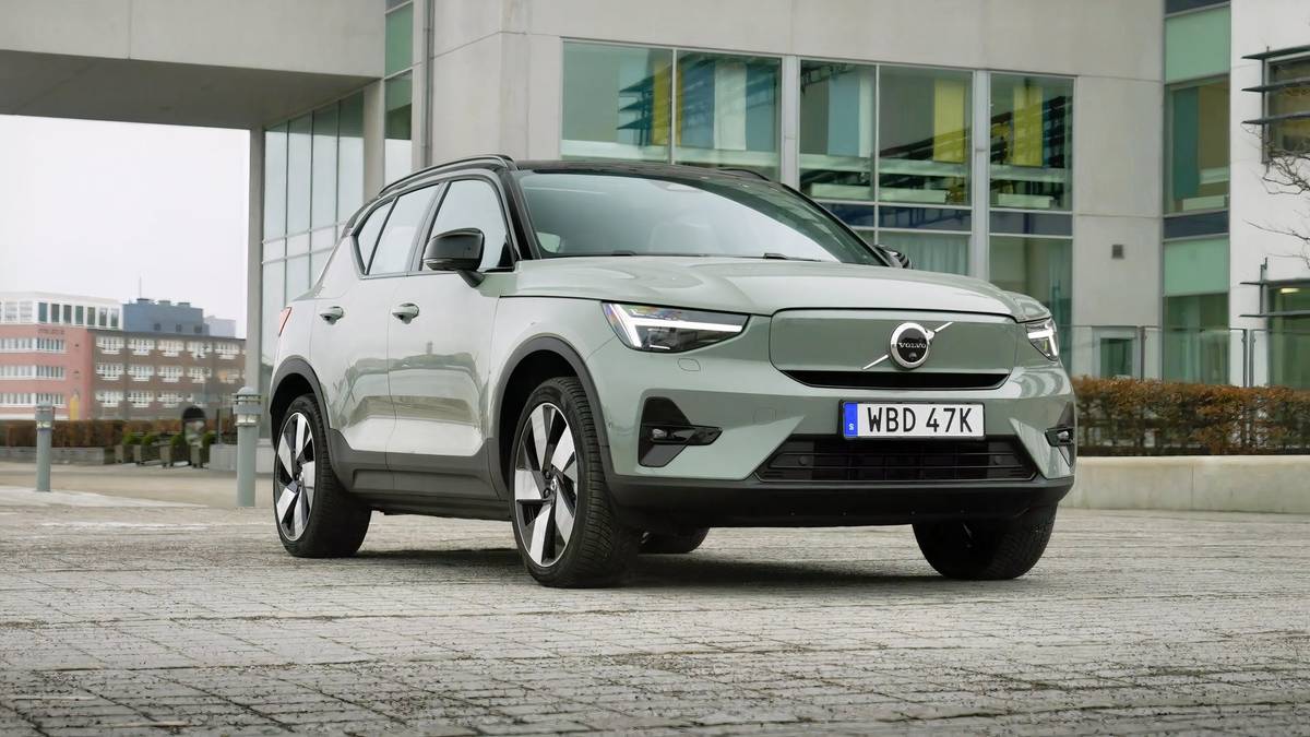 Volvo EX40: Review, Pricing, Photos, and Specs