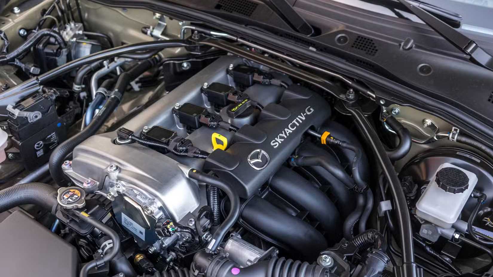 Mazda Miata Engine Teardown Shows Catastrophic Damage From Oil Starvation