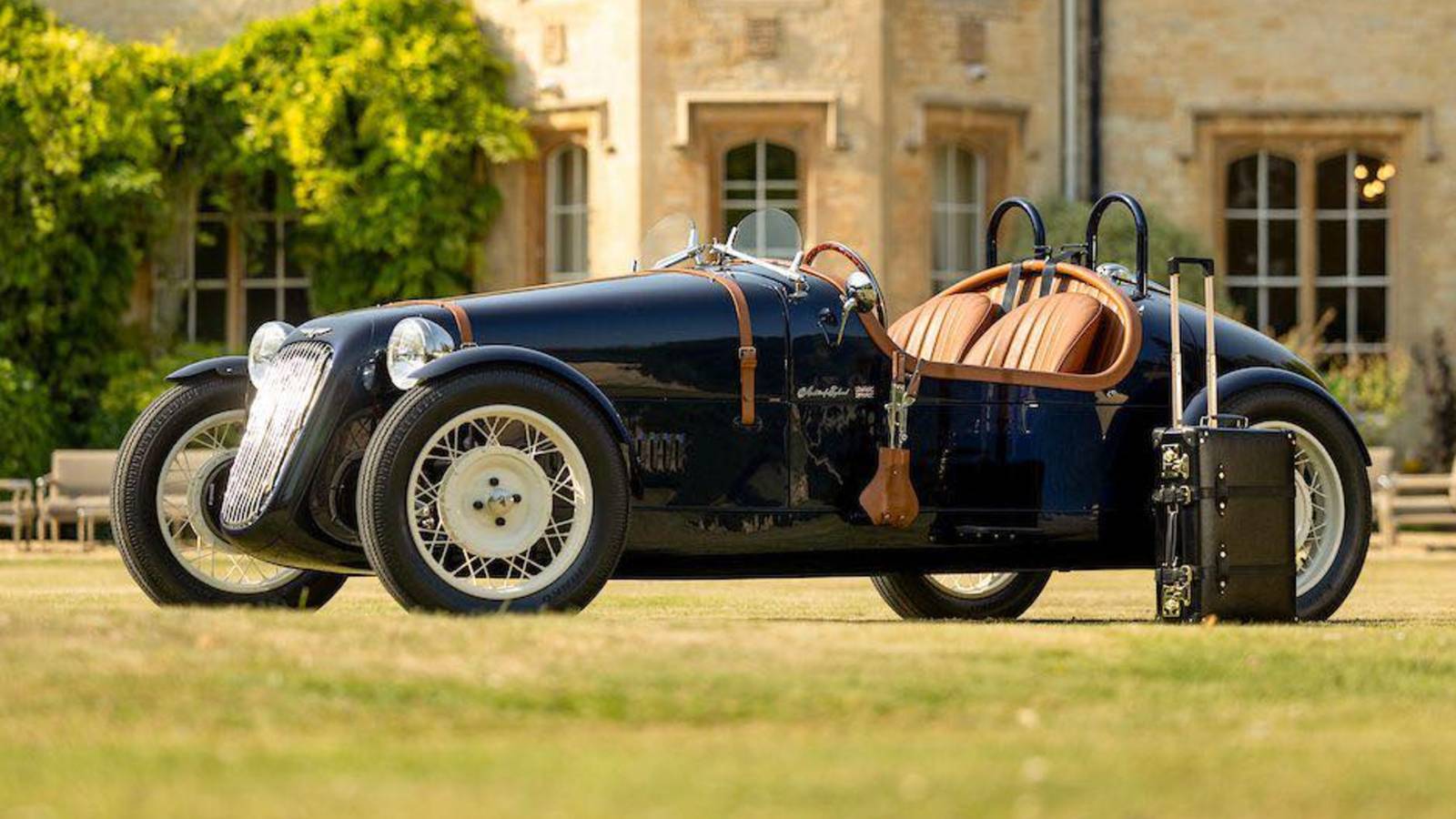 Austin Arrow Is A Retro-Styled EV Roadster With 20 HP, Costs $42,000