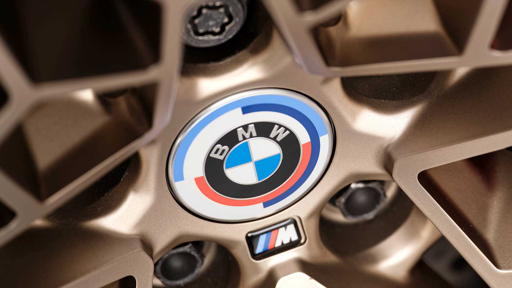 BMW Is Launching A New Logo With Its Neue Klasse Cars
