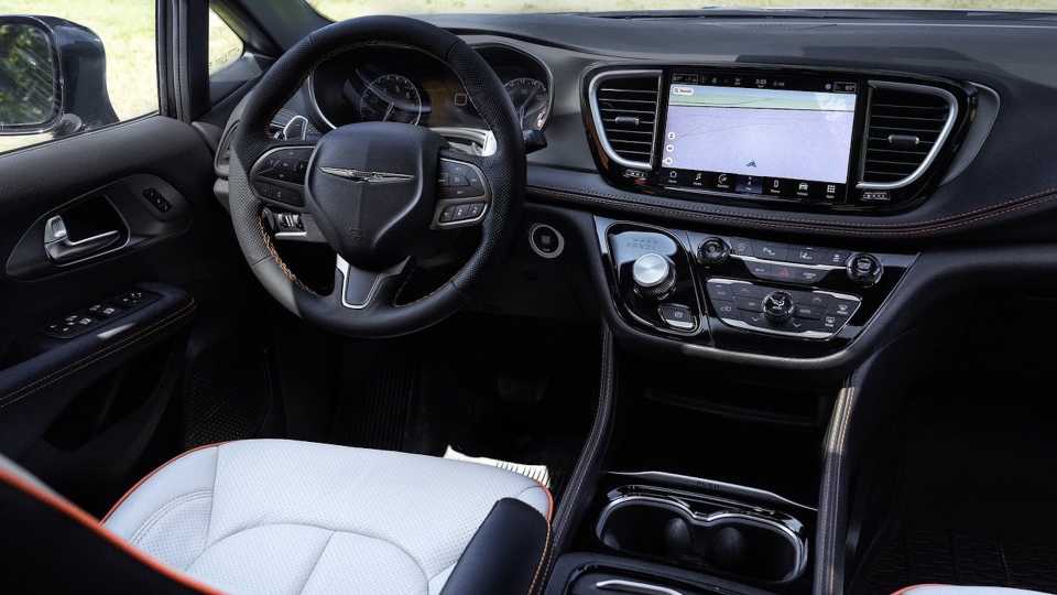 2025 Chrysler Pacifica Pricing, Photos & Specs