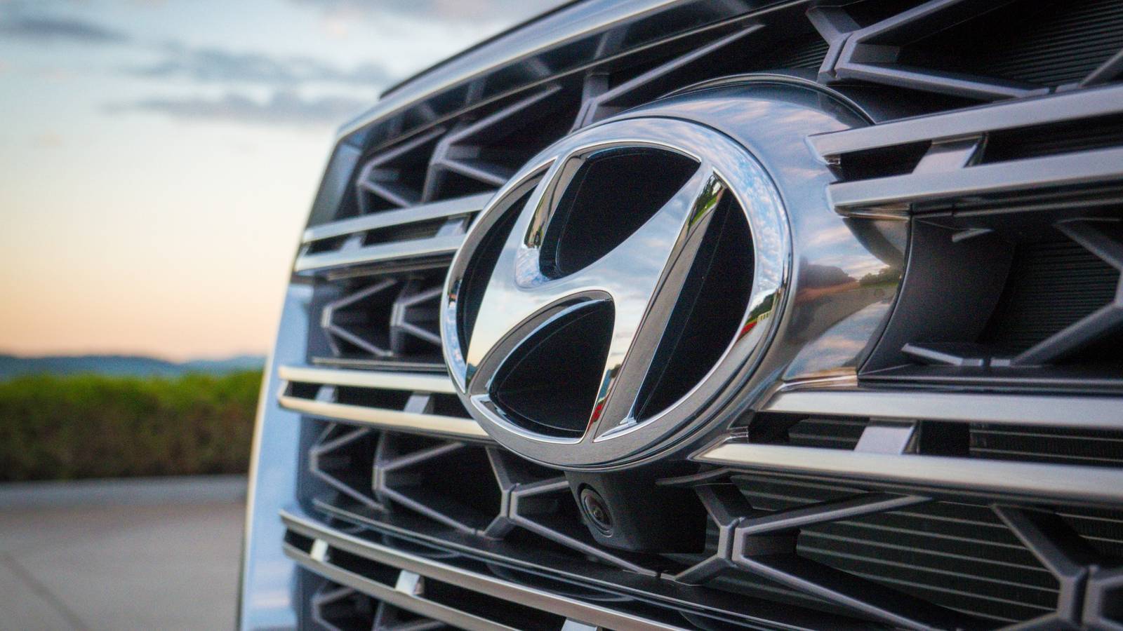 Hyundai Recalls 568,000 Palisade SUVs For Faulty 3rd Row Airbag