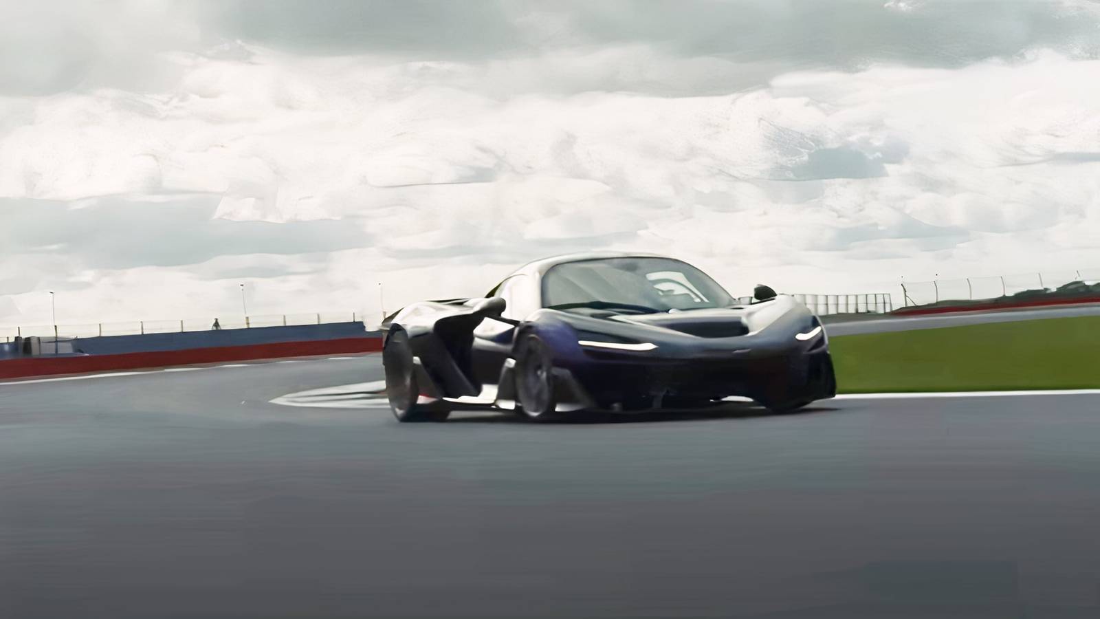 Watch The McLaren W1 Hypercar Storm The Silvertone Circuit In New Video